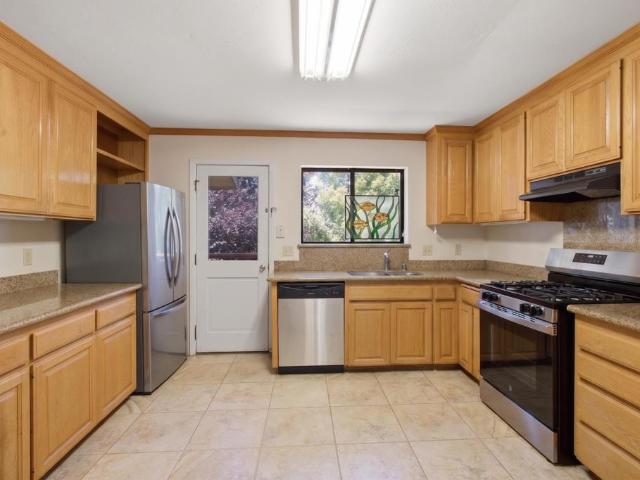 1118 Bush Avenue