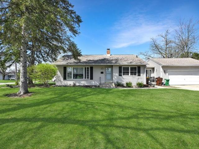1118 Blakely St, Woodstock, IL 60098