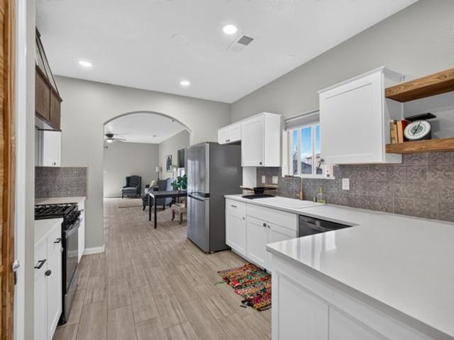 1118 Desert Sunflower Dr NE, Rio Rancho, NM 87144