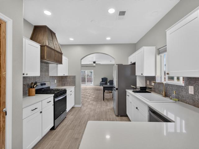 1118 Desert Sunflower Drive NE