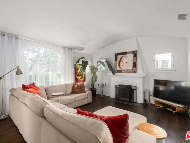 1118 Grant Ave, Venice, CA 90291 | MLS #26672 | Compass