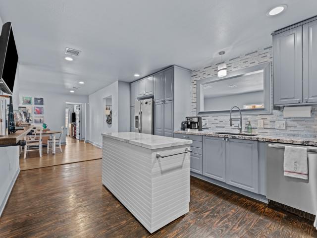 1118 Jocelyn Street