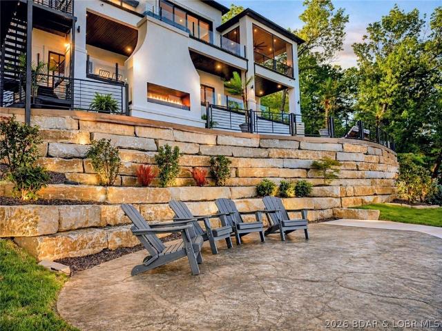 1118 Las Campanas Road