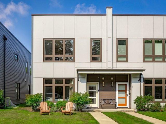 1118 Pitner Ave, Evanston, IL 60202