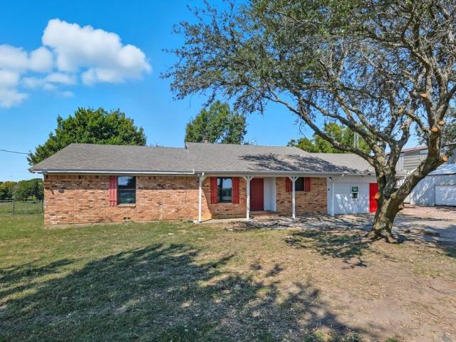 1118 Private Road 425, Savoy, TX 75479 | MLS #21194
