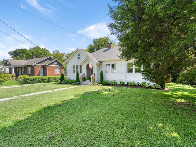 1118 Riverwood Dr
