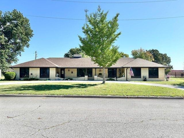 1118 S Main Ave, Bolivar, MO 65613