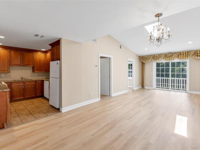 1118 Savoy Drive