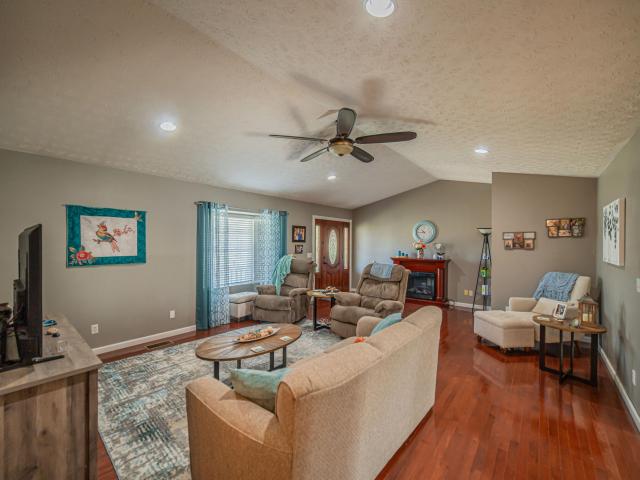 1118 Slater Road