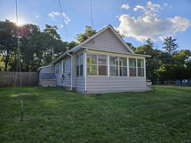 1118 Walker St, Jackson, MI 49202