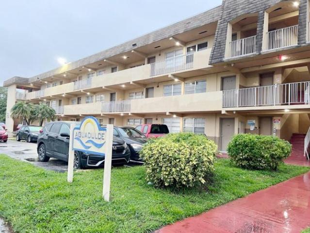 11195 SW 1st St #217, Sweetwater, FL 33174
