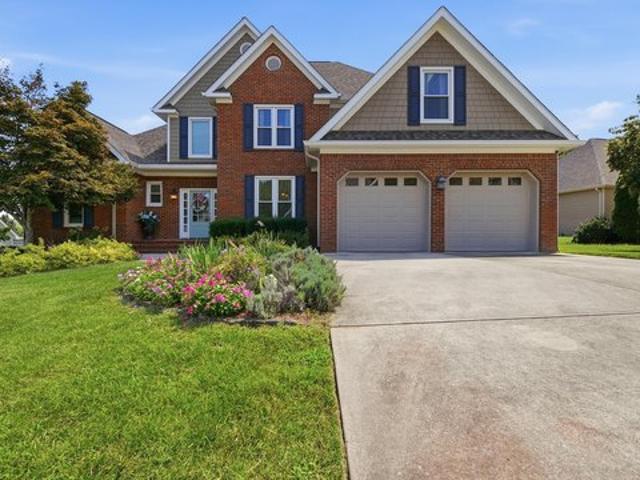 11196 Captains Cove Dr, Soddy Daisy, TN 37379
