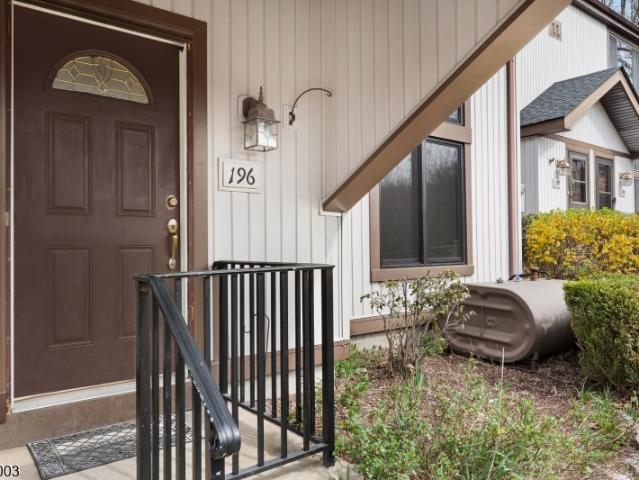 11196 Dell Pl, Stanhope, NJ 07874 | MLS #4020