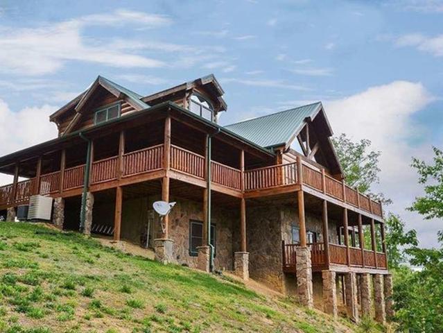 1119 N Trail Dr, Sevierville, TN 37862