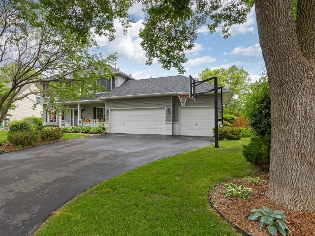 1119 Bluff Pass S
