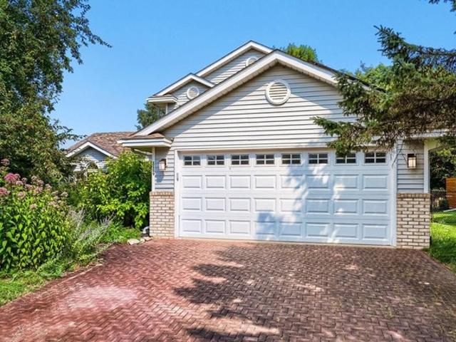 1119 Bonnieview Dr, Woodbury, MN 55129