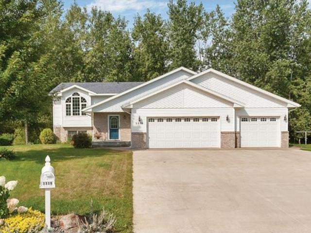 1119 Cherrywood Ct, Waite Park, MN 56387