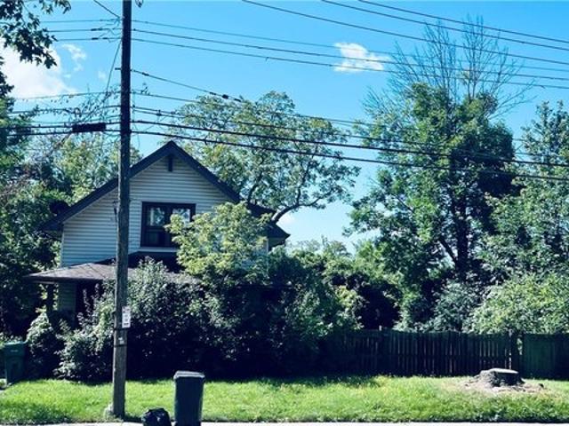 1119 College Ave, Niagara Falls, NY 14305