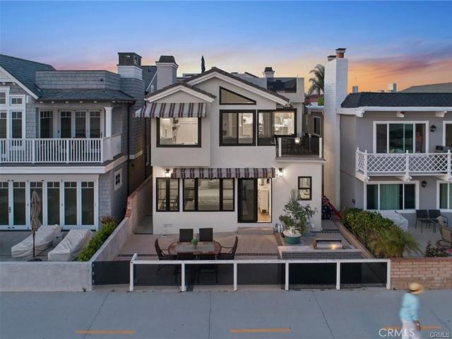 1119 E Balboa Boulevard A