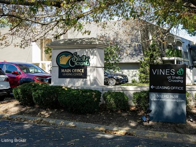 1119 LA Fontenay Ct, Louisville, KY 40223