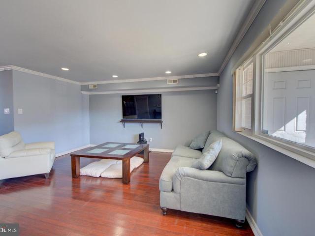 1119 W Master Street