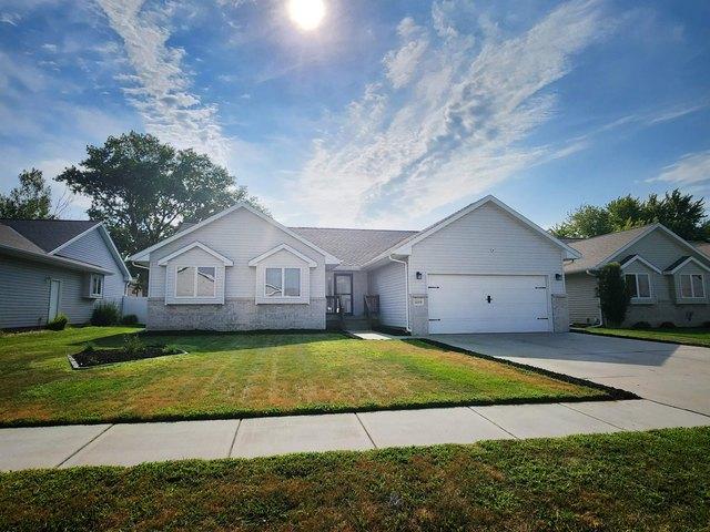 1119 17th Ave, Kearney, NE 68845