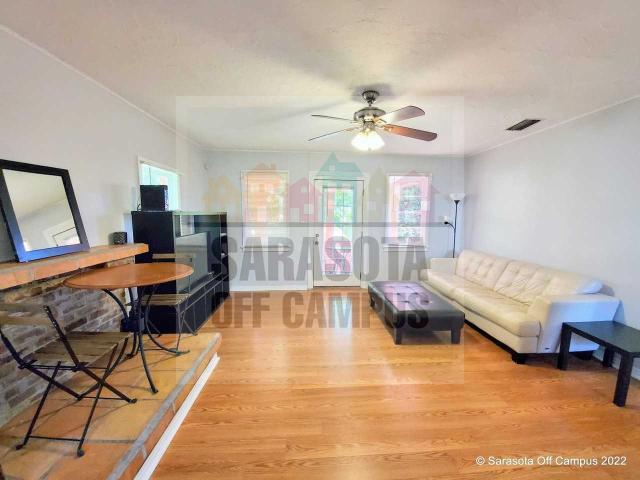 1119 32nd St 2 Bedroom Apartment for Rent at 1119 A B, Sarasota, FL 34234