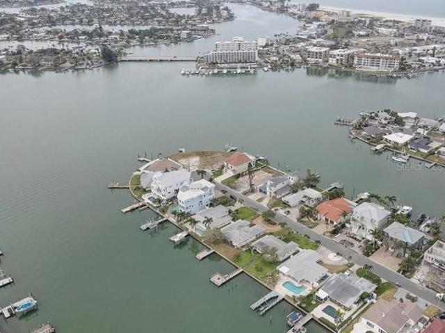 11100 5th St E, Treasure Island, FL 33706