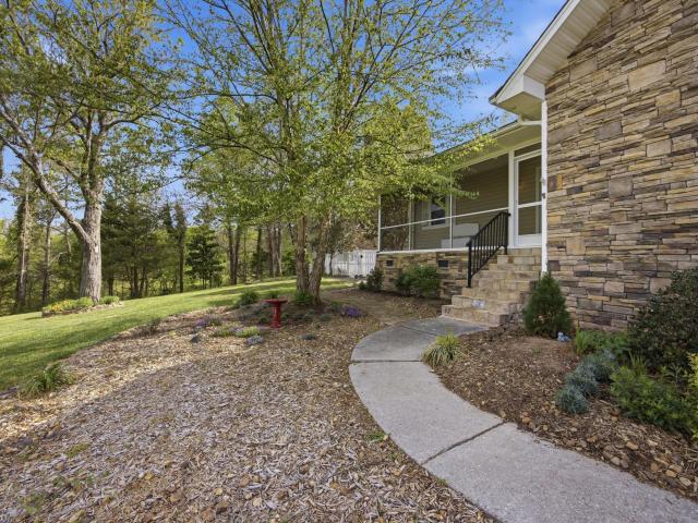 11102 London Lane