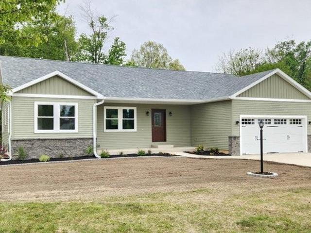 11102 N Dogleg Dr E, Syracuse, IN 46567