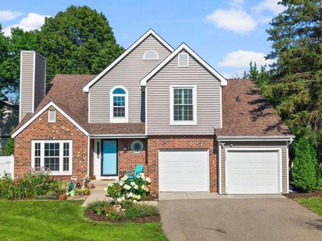 11107 Rhode Island Ave S, Bloomington, MN 55438