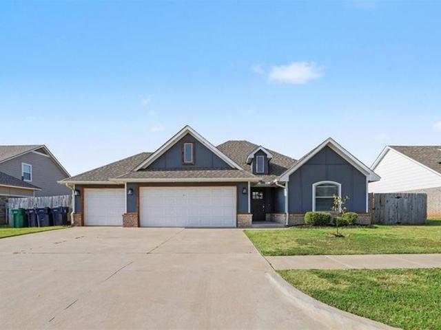 11104 SW 32nd St, Yukon, OK 73099