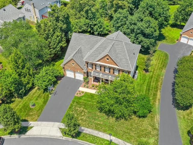 11105 Welland Street
