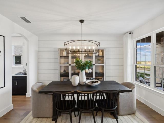 11105 Abbotsbury Road