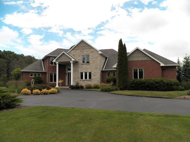 11105 Meadow Ridge Rd, Manitowoc, WI 54247