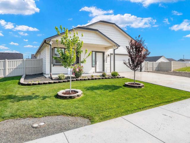 11106 Shadow Glen Dr