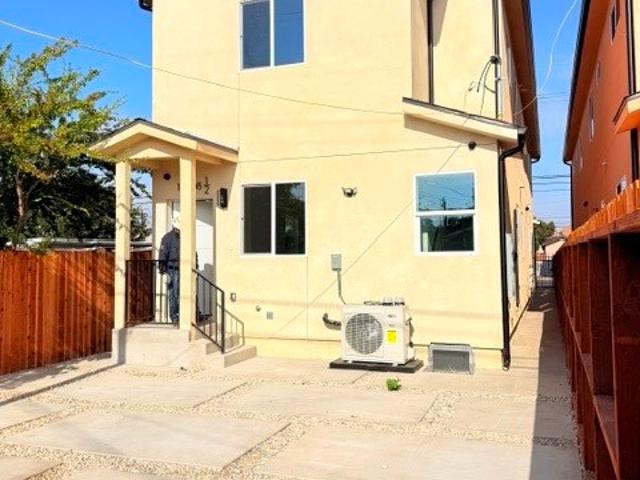 11108 S Avalon