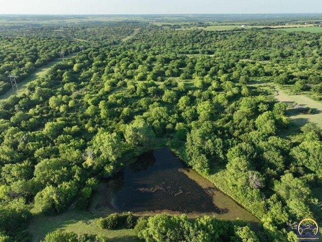 11108 S Berryton Rd, Carbondale, KS 66414
