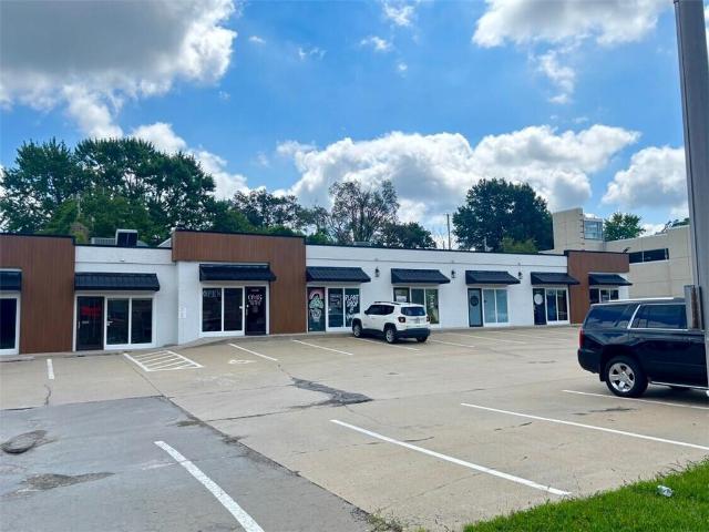 11109 11 N Oak Trafficway