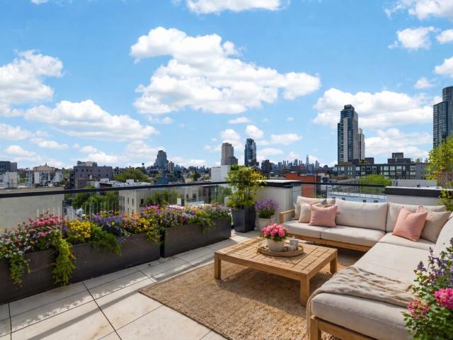 1110 Manhattan Avenue, Brooklyn, NY