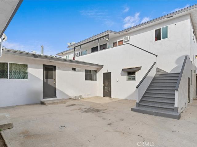 1110 N East
