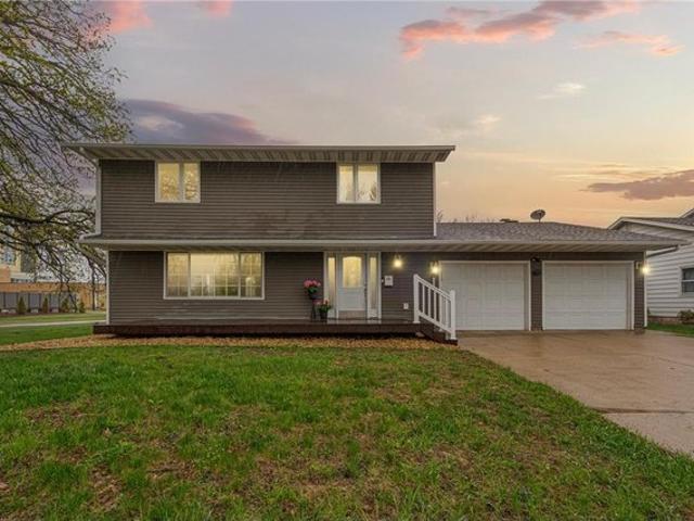 1110 Anderson Dr, Mankato, MN 56001