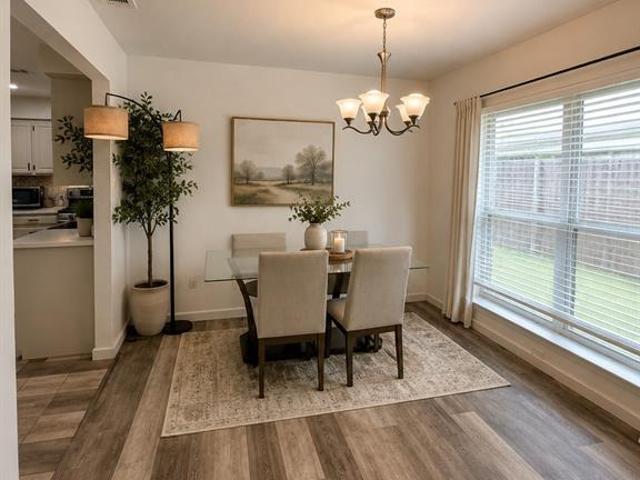 1110 Carriagehouse Lane