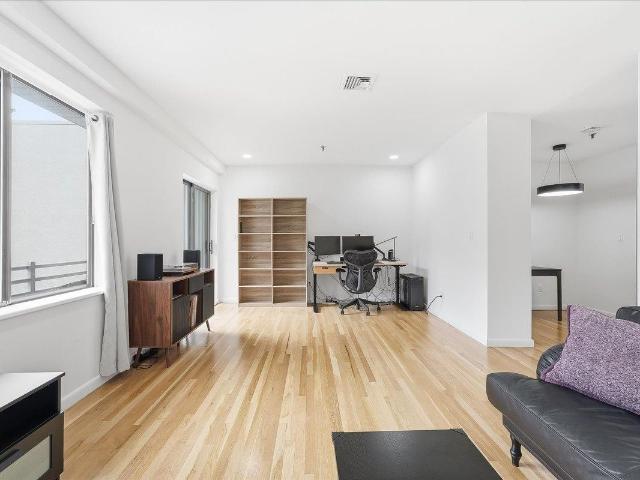 1110 Clinton St # 16