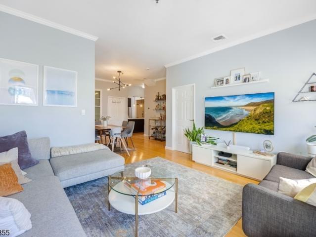 1110 Clinton St # 25