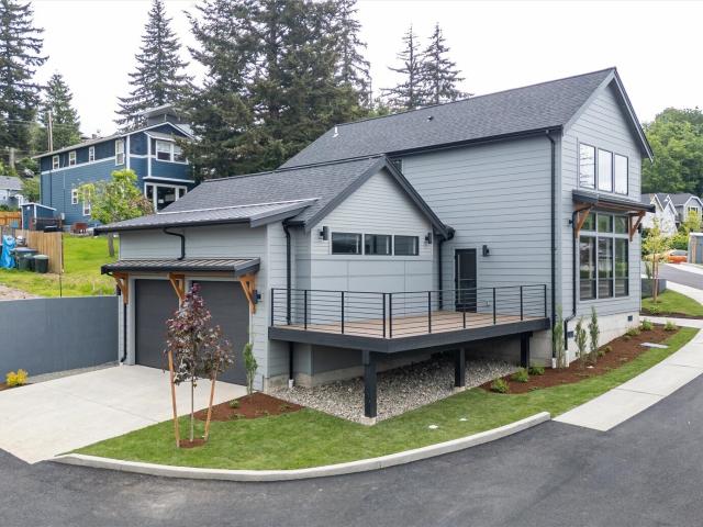 1110 Divine Lane