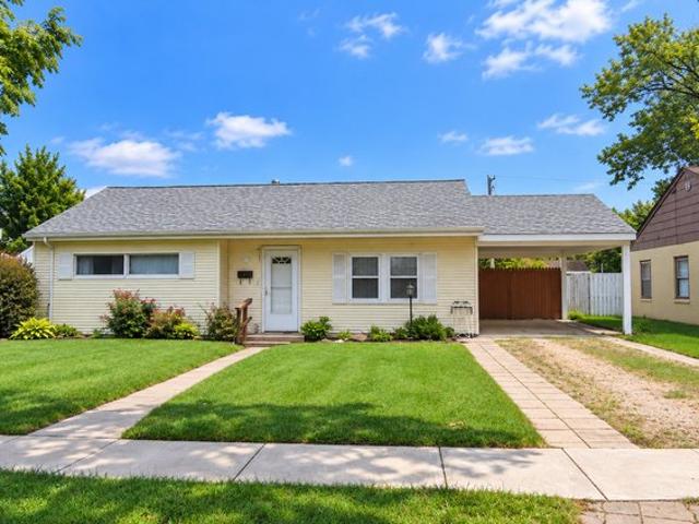 1110 Douglas Dr, Sterling, IL 61081