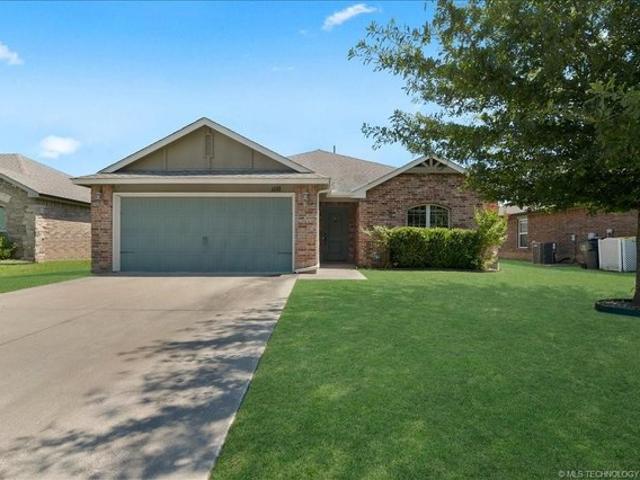 1110 E 146th Ct S, Glenpool, OK 74033