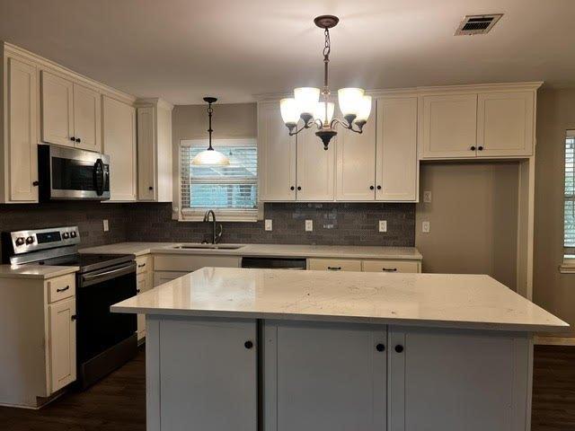 1110 Edgewood St, Ennis, TX 75119