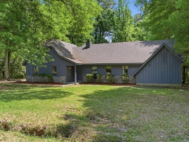 1110 Forest Hills Dr, Laurel, MS 39440